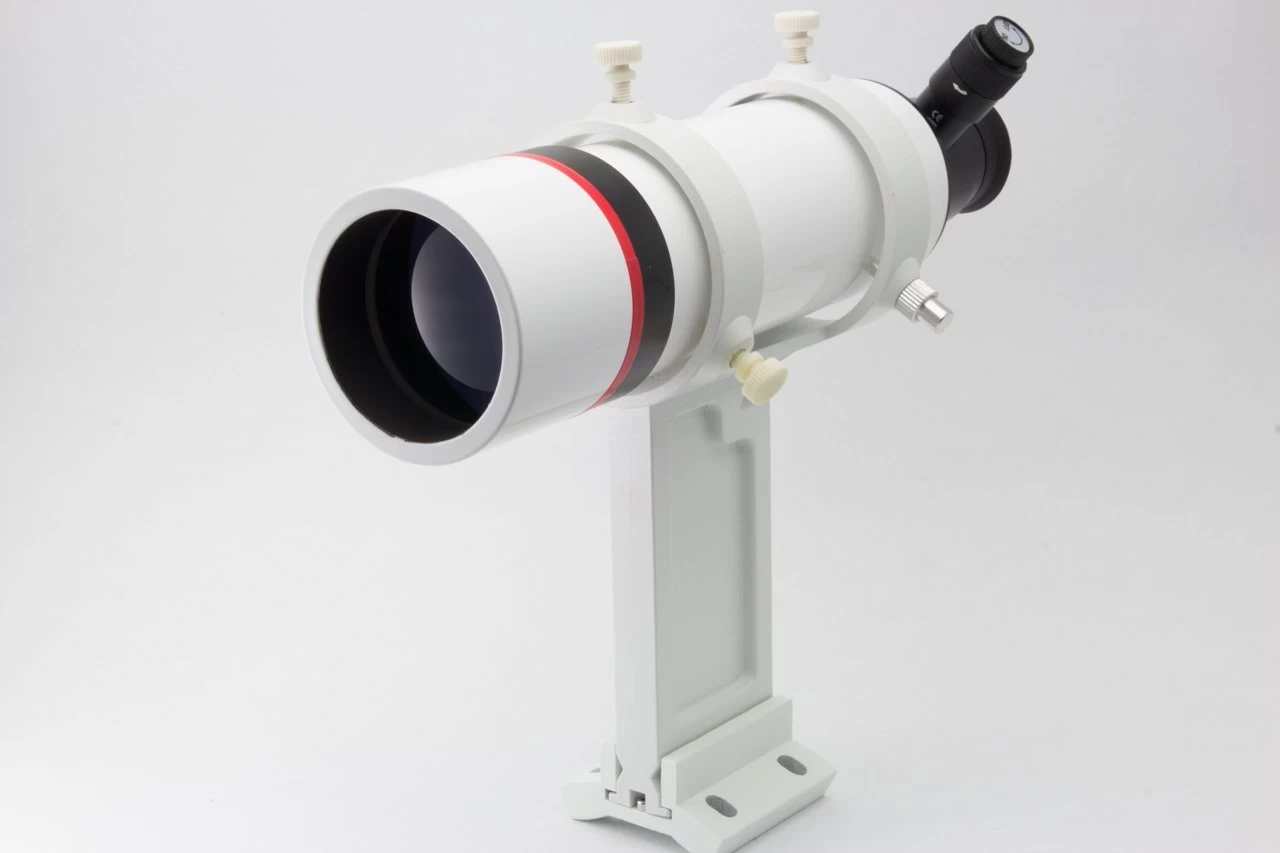 Bresser Messier 8x50 keresőtávcső LED világitással | tavcso-mikroszkop.hu